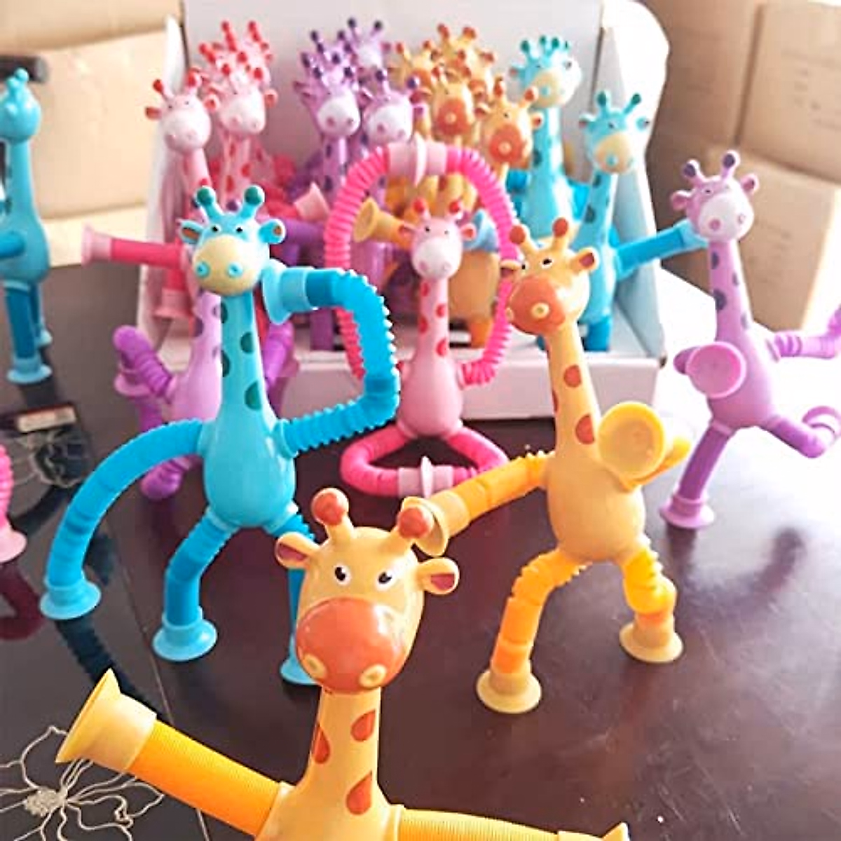 nIIANG 4 Pcs Telescopic Suction Cup Giraffe Toy, Shape-Changing Giraffe Telescopic Tube Cartoon Toys, Stretch Novel Giraffe Toys, Educational Stress Relief Giraffe Toys for Kids (Without Light)