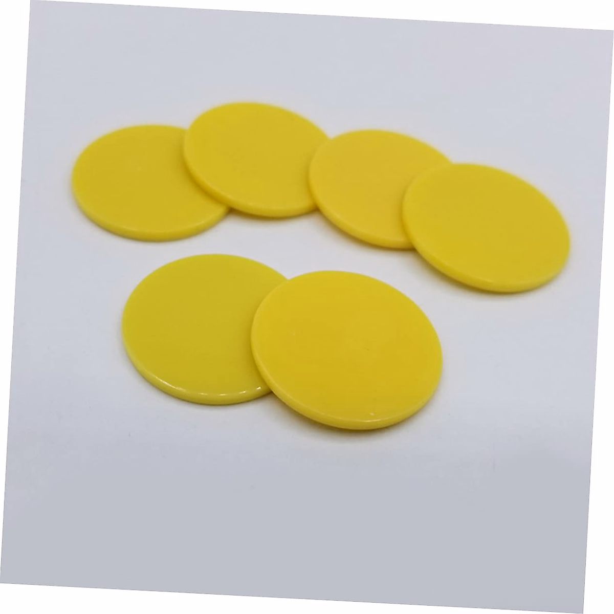 Gogogmee 100Pcs Colored Round Game Chips Acrylic Counting Chips for Bingo Board Games and Party Supplies