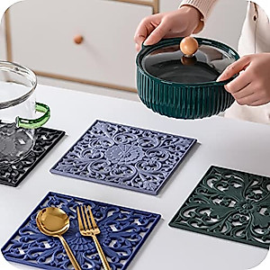 Silicone Trivets Mats-Trivets for Hot Dishes, Table, Countertop, Non-Slip Heat Resistant Modern Kitchen Trivets,Teapot Trivet - Flexible Trivet Square, Hot Pads for Pots & Pans of 3 Black