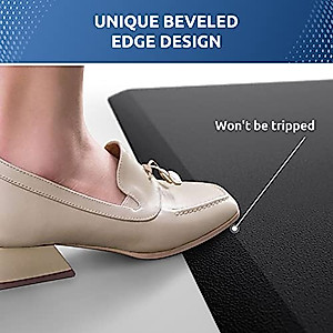 KitchenClouds Kitchen Mat Cushioned Anti Fatigue Kitchen Rug 17.3"x28" Waterproof Non Slip Kitchen Rugs and Mats Standing Desk Mat Comfort Floor Mats for Kitchen House Sink Office (Black)