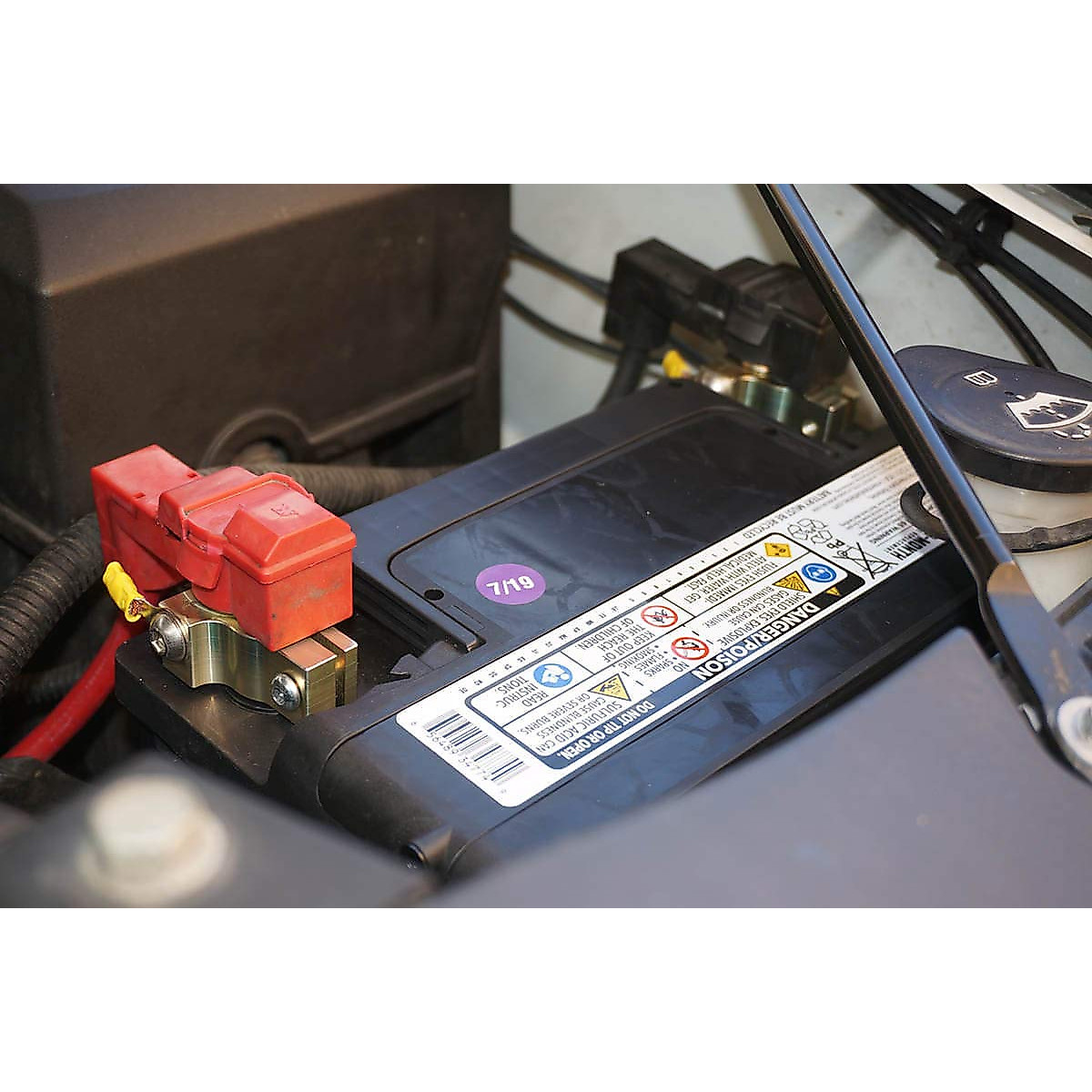 Hardline Products Terminal Tender for Round Post Batteries - TT-M