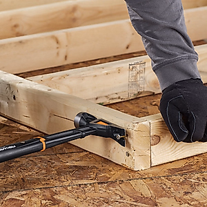 Fiskars Pro IsoCore 28 oz Milled-face Framing Hammer (16") - with Rip Claw, Shock-Absorbing Grip, Magnetic Nail Starter - Milled Face Helps Prevent Mis-hits - Construction and Home Improvement Tools