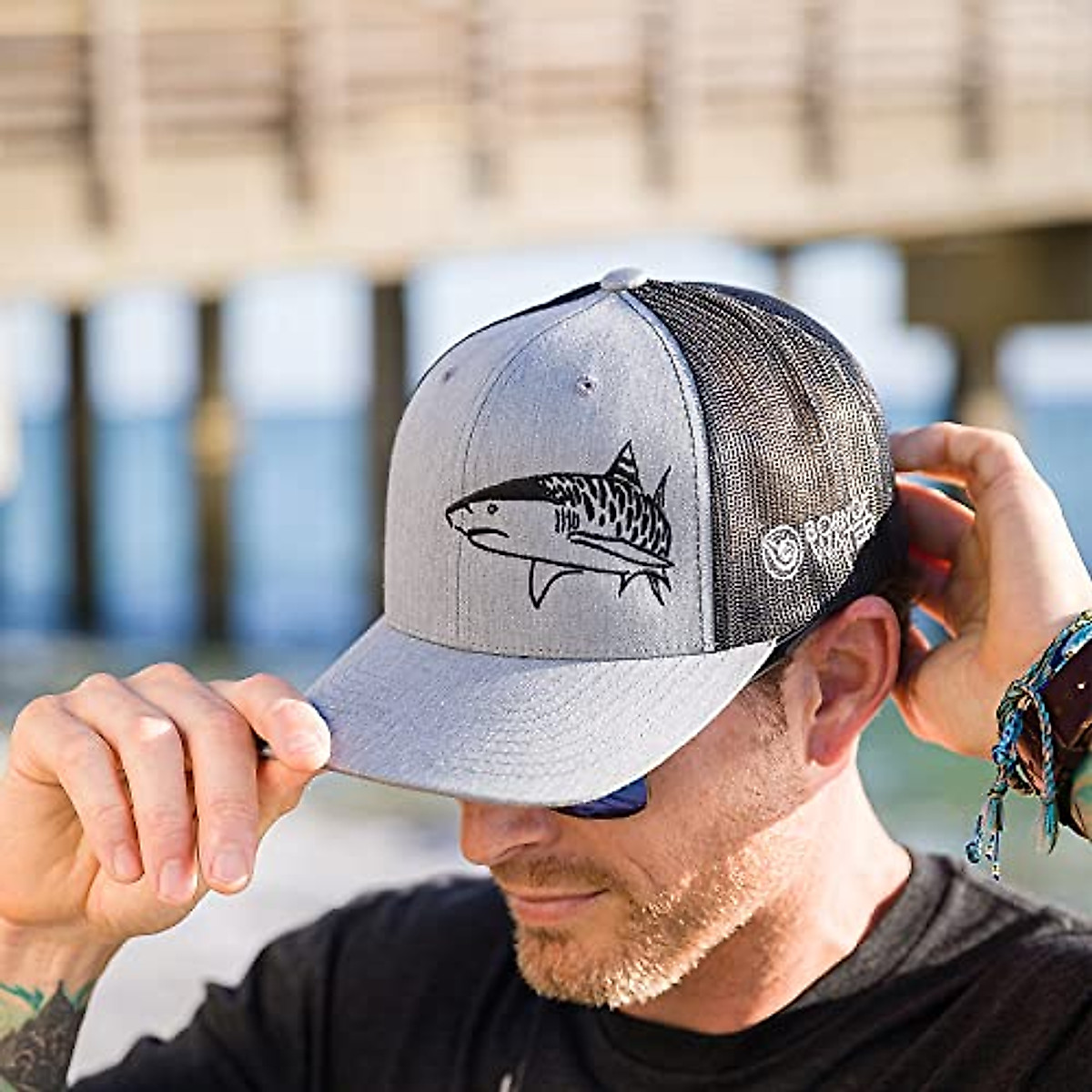 Tiger Shark Scuba Diving Trucker Hat: Mens Adjustable Snapback for Fishing, Spearfishing - Heather Gray/Black/Black
