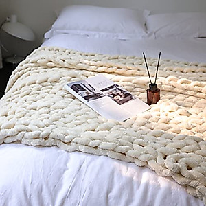 Maetoow Chenille Chunky Knit Blanket Throw （50×60 Inch）, Handmade Warm & Cozy Blanket Couch, Bed, Home Decor, Soft Breathable Fleece Banket, Christmas Thick and Giant Yarn Throws，Cream