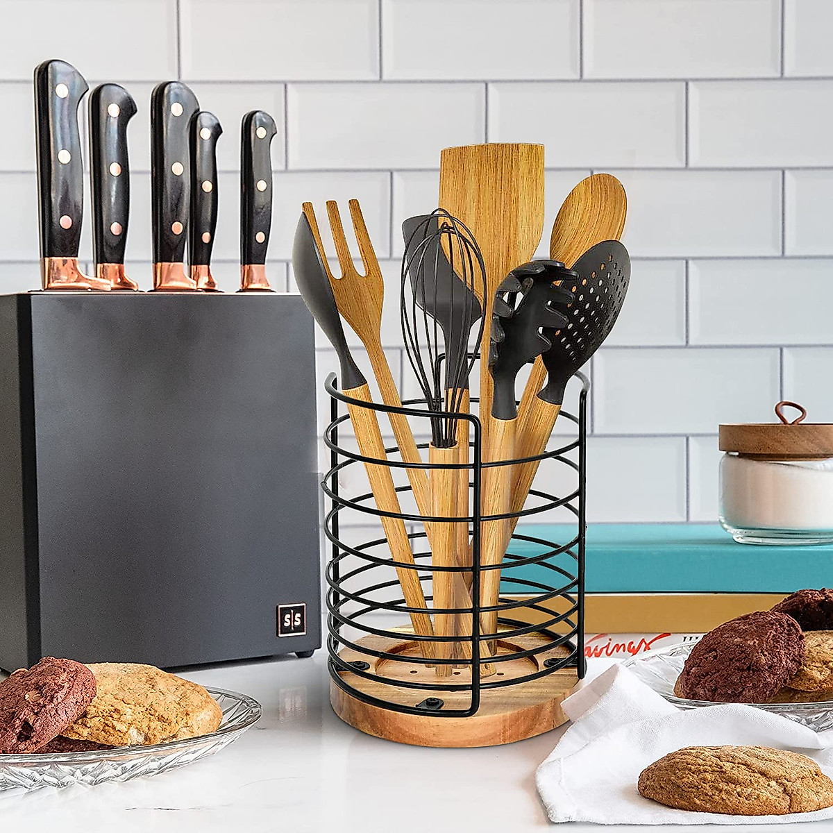 Utensil Holder for Kitchen Counter, Black Wire Kitchen Utensil Holder with Acacia Wooden Base, Large Countertop Utensil Holder Cooking Utensil Holder, Wire Kitchen Utensil Organizer for Countertop