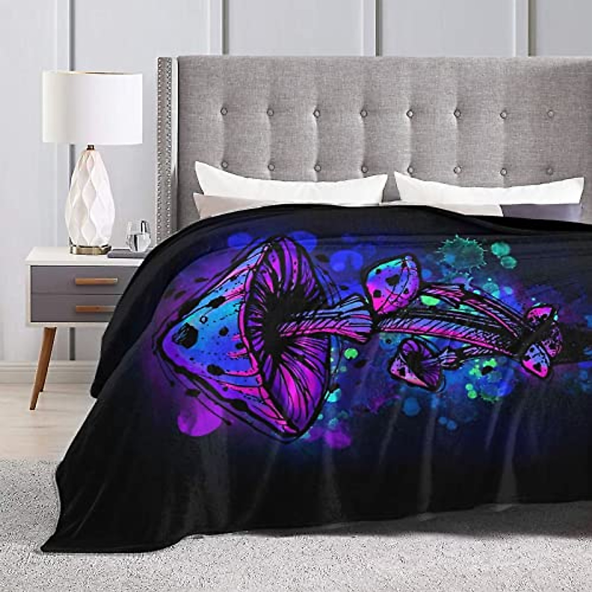 WDFS Psychedelic Mushrooms Flannel Fleece Throw Blankets Super Soft Cozy Warm Plush Bedding for Adults Kids Lightweight Blankets for Couch,Sofa,Bed 50''x40'', Black19