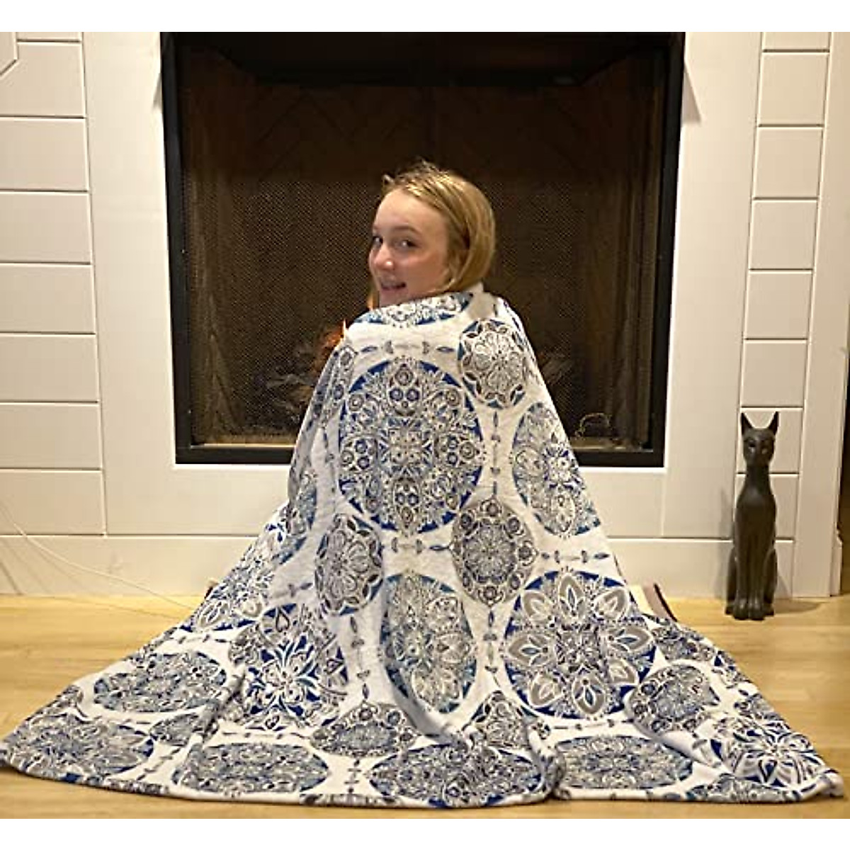 VCNY Decorative Plush Throw Blanket: Blue Teal Turquoise Medallion Design Accent for Couch or Bed