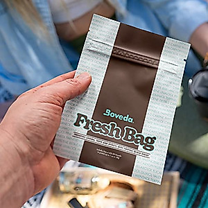 Boveda Fresh Bag Travel Bag for Up To ½ oz – 1 Mylar Bag Preloaded with Boveda 2-Way Humidity Pack 62% RH Size 4 – Humidity Pack in Resealable Bag