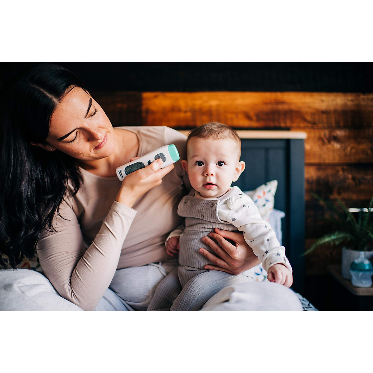 Tommee Tippee Digital No Touch Forehead Thermometer for Baby | Fast 2 Second Results | Fever Indicator | Memory Function