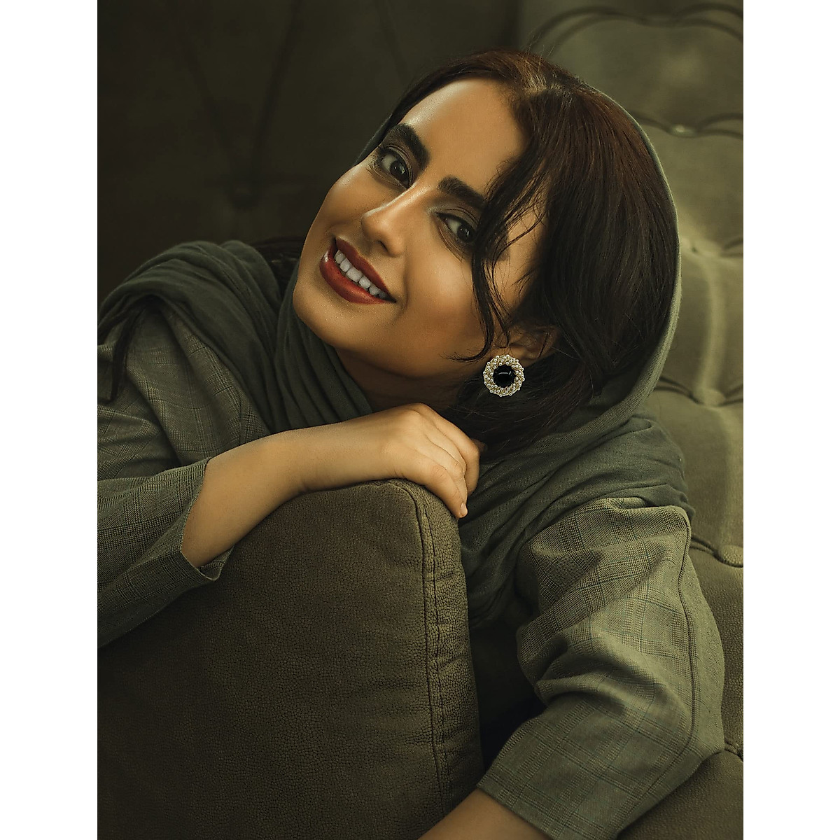 YOUMOCD Stud Earrings for Women Black Round Pearl Earings Fashion Jewelry