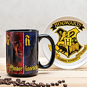 Zak Designs Harry Potter Ceramic Color Changing Mug and Plate Set for Coffee, Tea, Breakfast or Dessert with Unique Heat Reactive Artwork (2-Piece, Non BPA, Hogwarts)