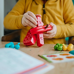 SmartGames Apple Twist Travel Puzzle Game with 60 Challenges for Ages 5 - Adult