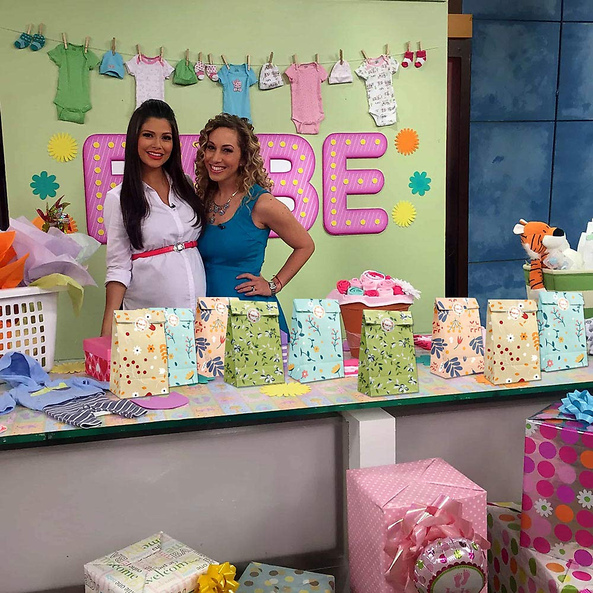 AerWo 48pcs Floral Gift Bags, Flowers Birthday Gift Bag, Goodie Bags, Goodie Bags for Kids Birthday, Gift Bag Bulk, Baby Shower, Wedding Party Favor Bags with Thank You Stickers