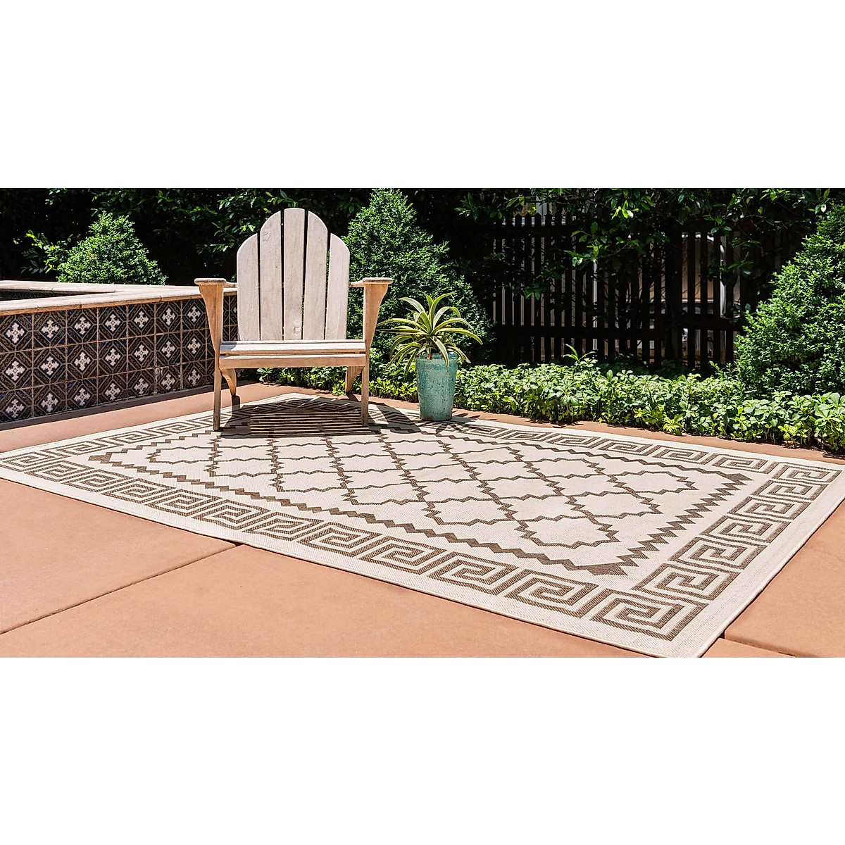 Unique Loom Outdoor Trellis Collection Area Rug - Stars (6' 1" x 9' Rectangle, Beige/ Brown)
