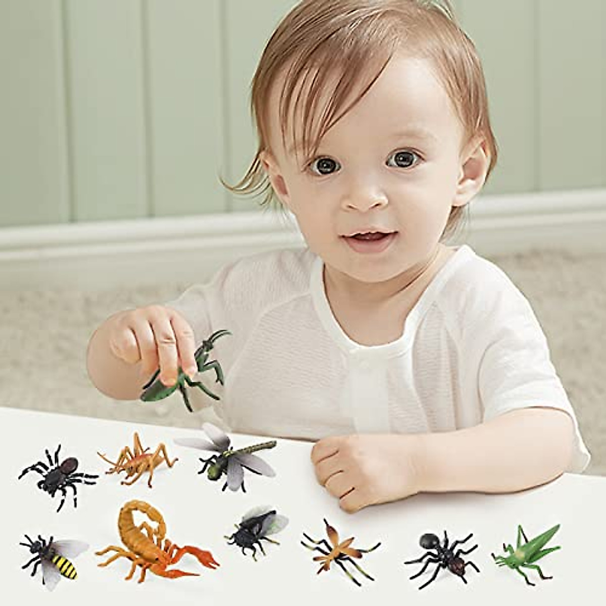 SIENON Realistic Insect Toys Figures-12Pcs Large Plastic Bugs Figurines Set with Ladybug Bee Butterfly Ant Cricket Mantis Scorpion Spider-School Project Halloween Insect Theme Birthday Party Favors