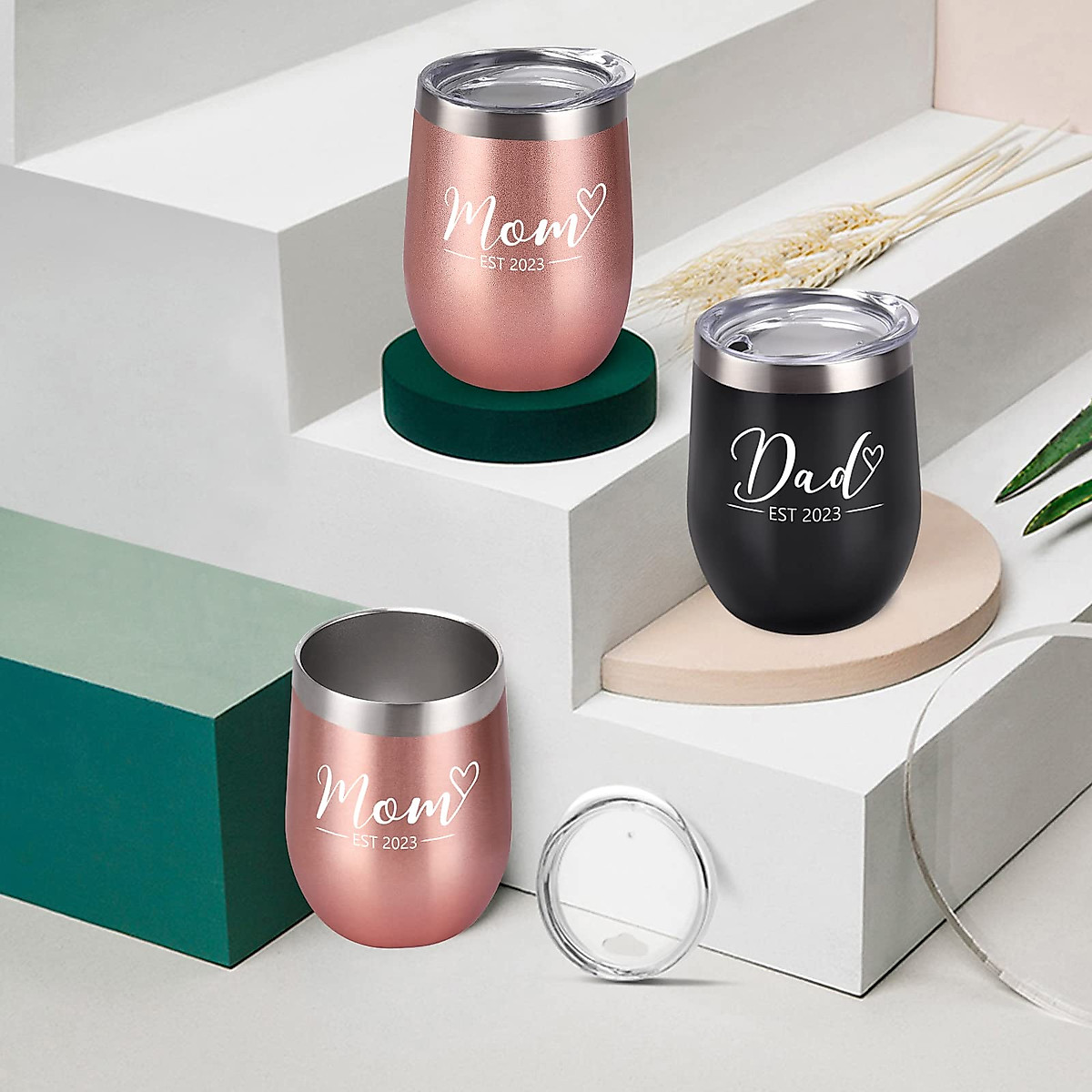 Homlouue New Parents Gift, Mom Dad Est 2023 Wine Tumbler Set for New Mom Dad Baby Shower New Pregnancy Baby Announcement, 12 Oz Insulated Stainless Steel Wine Tumbler, Set of 2, Black & Rose Gold