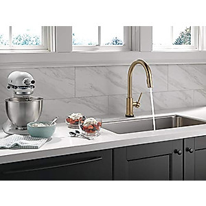 Delta Faucet Trinsic Gold Kitchen Faucet Touch, Touch Kitchen Faucets with Pull Down Sprayer, Kitchen Sink Faucet, Faucet for Kitchen Sink, Touch2O Technology, Champagne Bronze 9159T-CZ-DST