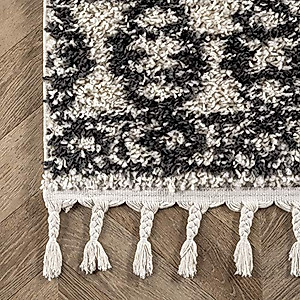 nuLOOM Cassia Moroccan Diamond Shaggy Tassel Area Rug, 8' x 10', Off-white