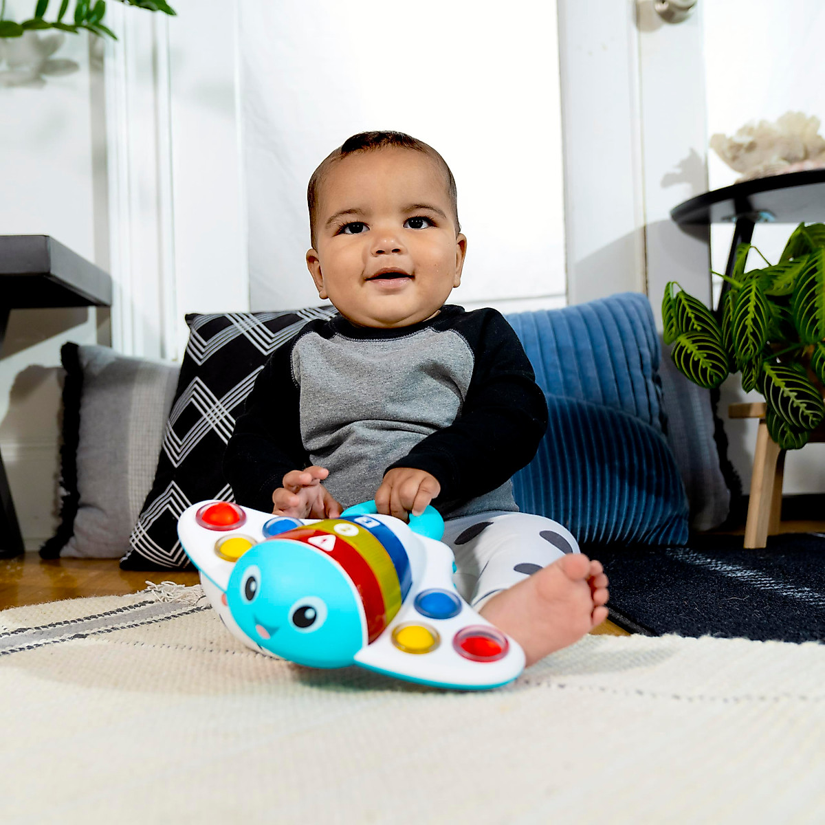 Baby Einstein Ocean Explorers Pop & Explore Stingray Popper Toy, Ages 6 Months and up