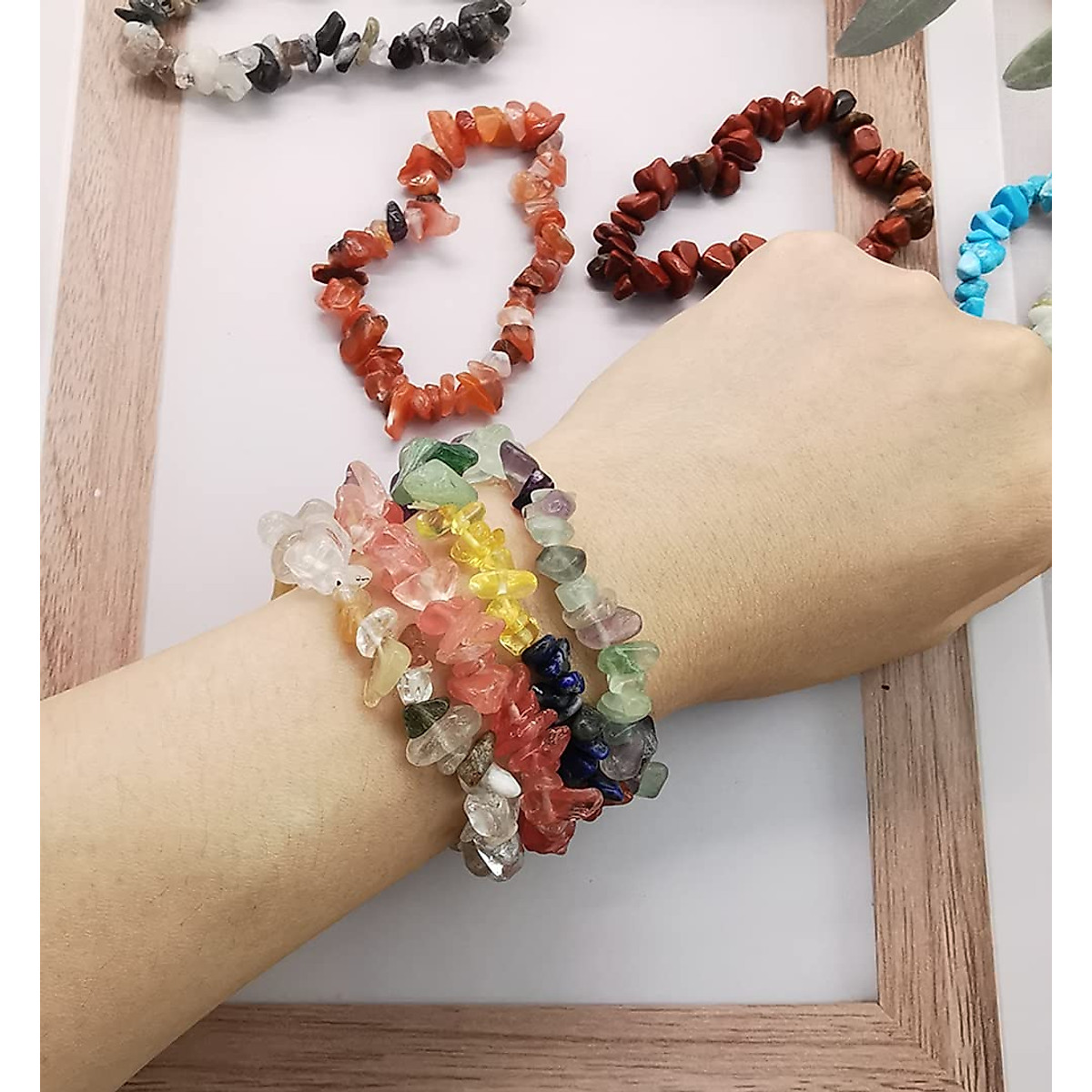 FINZOR 20Pcs Gemstone Bracelets Chakra Crystal Irregular Chips Beads Stretch Bracelets for Women Align Chakras/Conquer Fear/Increase Communication Reiki