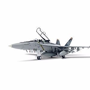 NUOTIE F/A-18F Super Hornet 1/72 Metal Airplane Model Kits with Stand VFA-103 Jolly Rogers Diecast Alloy Attack Jet Replica PreBuild Military Aircraft Collection for Display or Gift