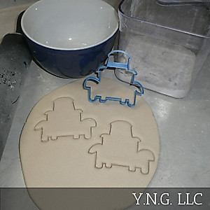 LITTLE BLUE TRUCK FARM VEHICLE CHILDRENS BOOK OUTLINE COOKIE CUTTER MADE IN USA PR3384