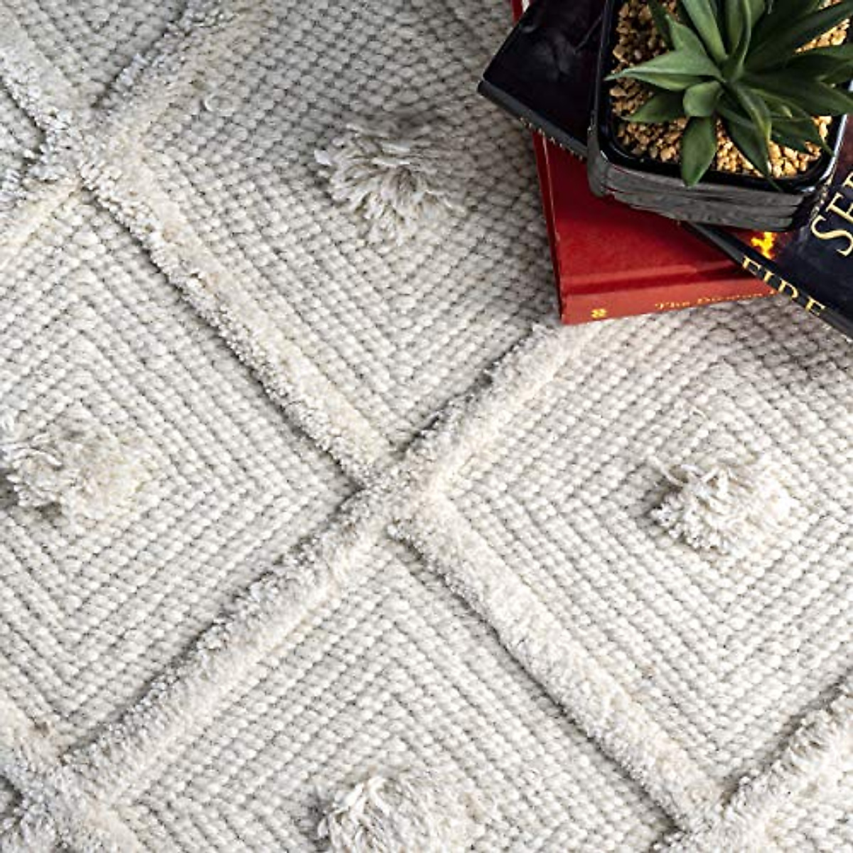 nuLOOM Jinny Moroccan Wool Tasseled Area Rug, 3' x 5', Ivory