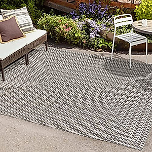 JONATHAN Y SMB206B-4 Chevron Modern Concentric Squares Braided Indoor Outdoor Area-Rug, Farmhouse, Traditional Easy-Clean,Bedroom,Kitchen,Backyard,Patio,Non Shedding, Black/Light Gray, 4 X 6