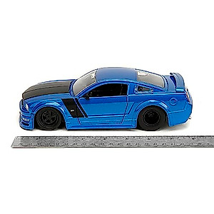 Jada Toys Big Time Muscle 1:24 2006 Ford Mustang GT Die-Cast Car (Candy Blue)