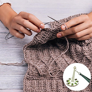 Portable Wrist Yarn, Tangling and Misalignment Yarn Holder for Knitting, Holder Yarn Knitting Supplies Gift for The Craft Lovers(Green)