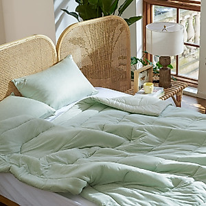 Bedsure King Comforter Set Kids - Cooling and Warm Bed Set, Sage Green Reversible All Season Cooling Comforter, 3 Pieces, 1 King Size Comforter (102"x90") and 2 Pillow Cases (20"x36")