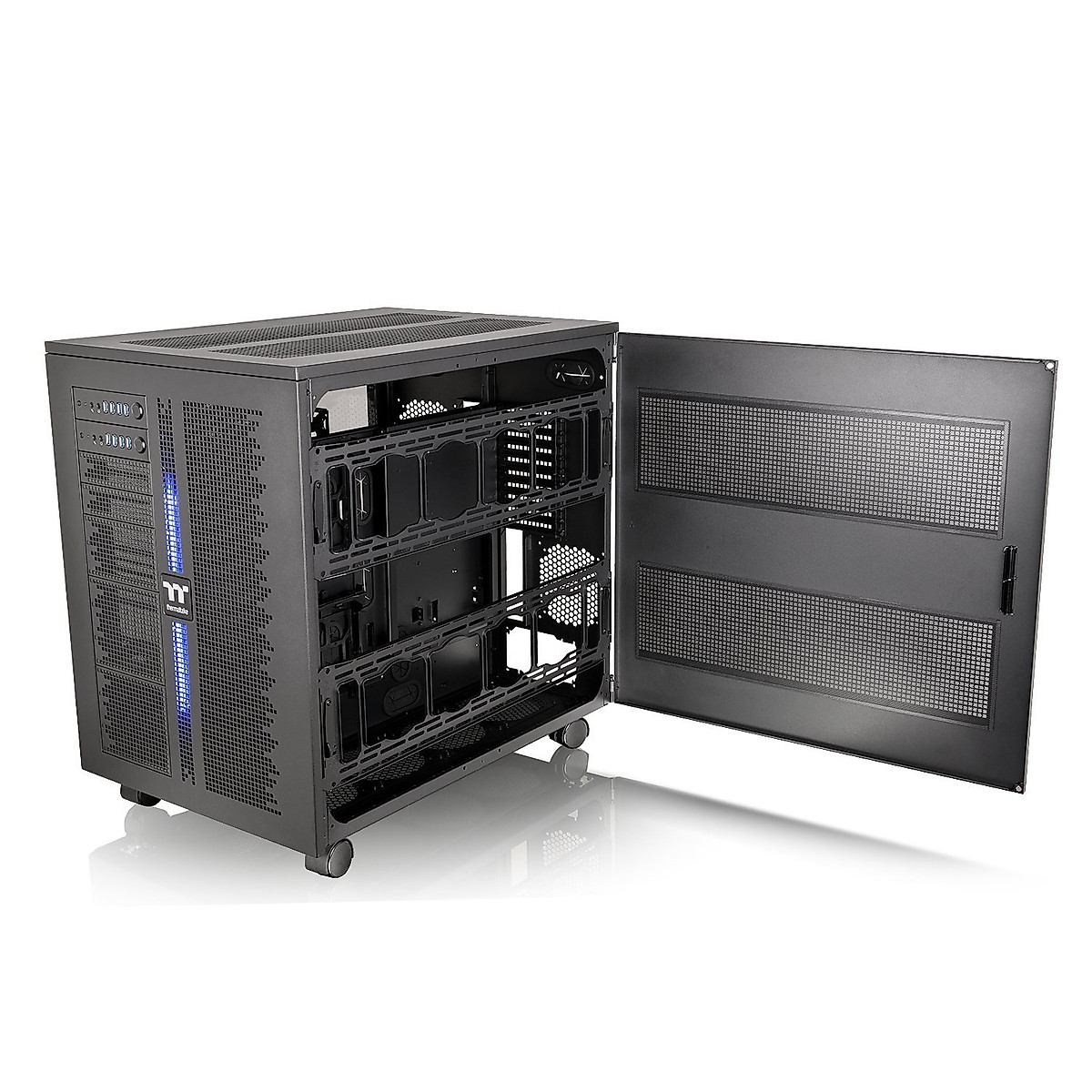Thermaltake Core W200 Dual System Computer Case and Commander FP 10 Port PWM Fan Hub Bundle