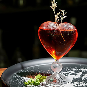 DOITOOL 2PCS Clear Cocktail Glasses Heart Shaped, Cocktail Wine Glass Set of 2 Unique Champagne Glasses Heart Shape Martini Goblet Cups Glassware for KTV Home Bar Club Restaurant