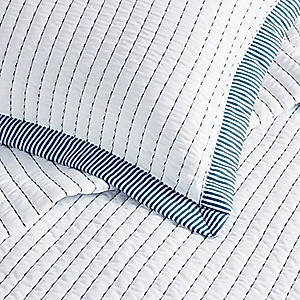 Bedsure White Quilt Queen Size - Lightweight Soft Quilt Bedding Set for All Seasons, Bedspreads & Coverlets, Corduroy Pattern Quilt Set, White and Royal Blue, 3 Pieces with 2 Pillow Shams