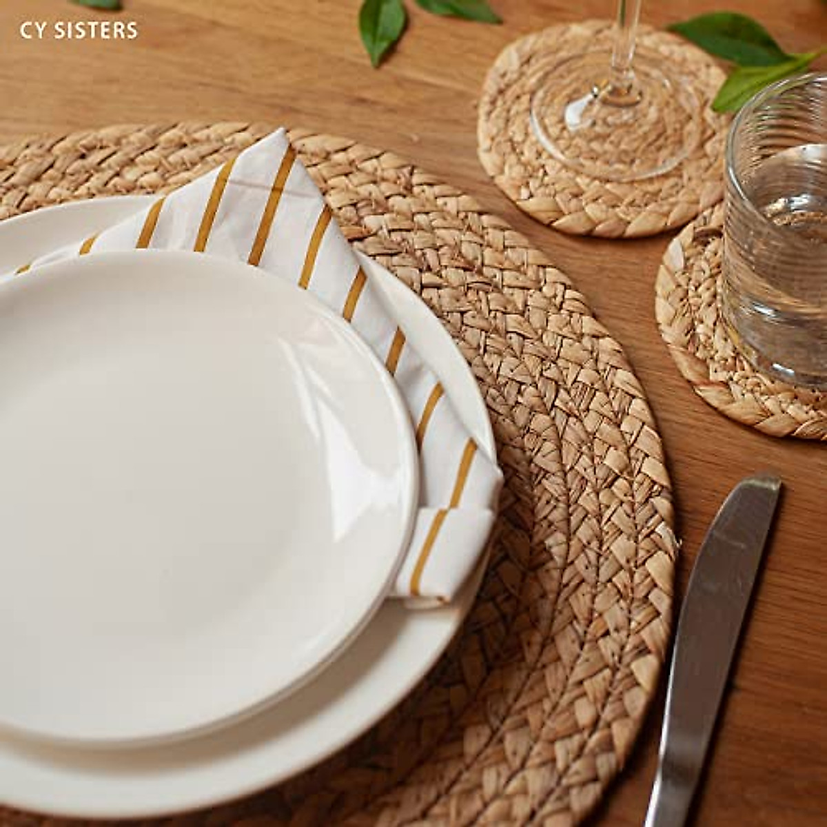 CY SISTERS Round Placemats Set of 6 Rattan Placemats Woven Placemats 13.5 Inch Natural Hyacinth Wicker Placemats Farmhouse Boho Circle Braided Heat Resistant Outdoor Placemats Patio Table Place Mats