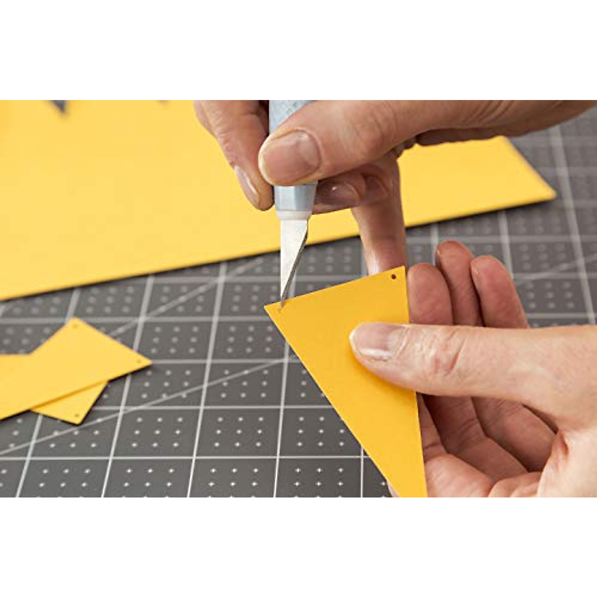 Cricut TrueControl Knife Kit - For Use As a Precision Knife, Craft knife, Carving Knife and Hobby Knife - For Art, Scrapbooking, Stencils, and DIY Projects - Comes With 5 Spare Blades - [Blue]