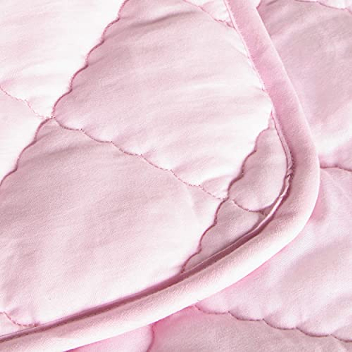 FLXXIE Machine Washable Microfiber Down Alternative Toddler Comforter, Super Soft and Lightweight Kids Crib Quilted Blanket for Stroller, Travel, 39x47 Inches, Pink