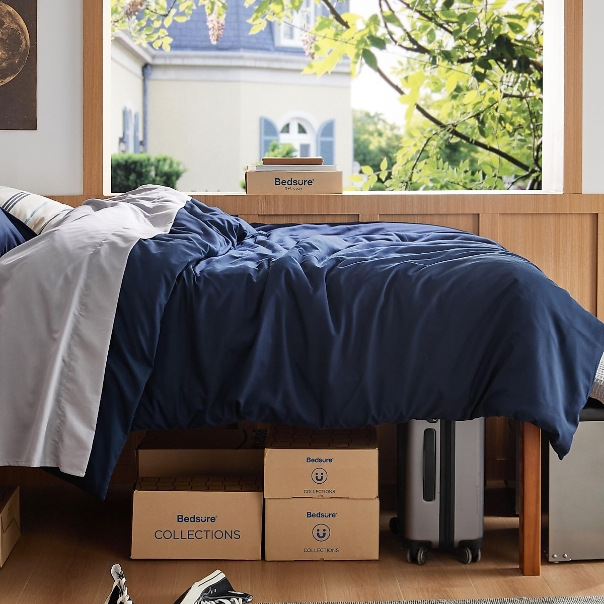 Bedsure Duvet Cover Twin/Twin XL Size - Soft Double Brushed Bedding Set for Kids & Adults, Zipper Closure, 2 Pieces, Includes 1 Duvet Cover (68"x90") & 1 Pillow Sham, NO Comforter, Navy Blue