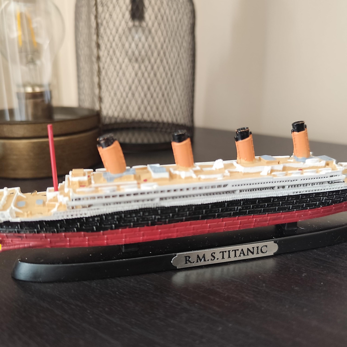 Titanic Resin Model 8" long (sg)