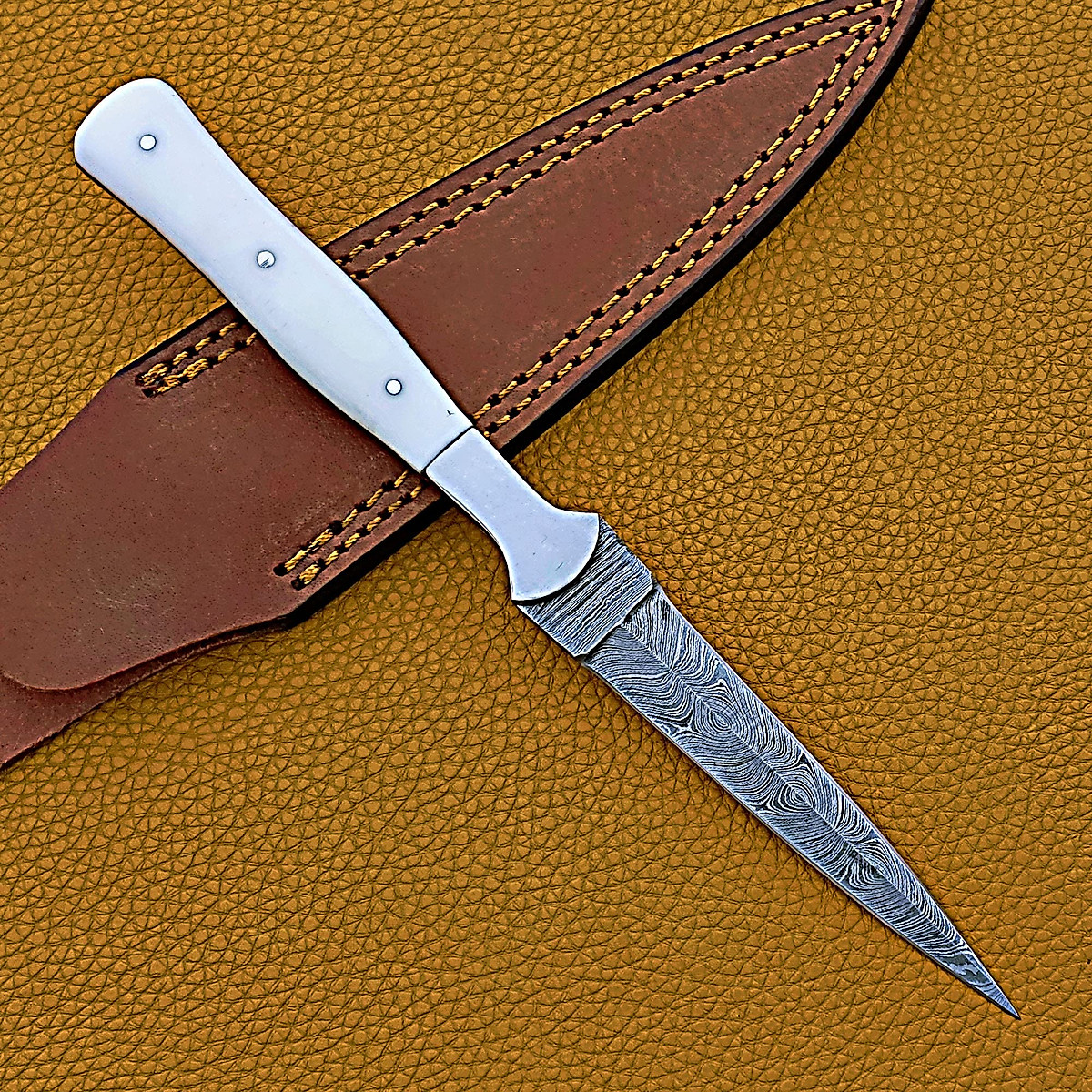 Smart & Sharp Custom Handmade Damascus Steel Hunting Knife / Skinning Knife SS-17401 ( White Resin) (White Resin)