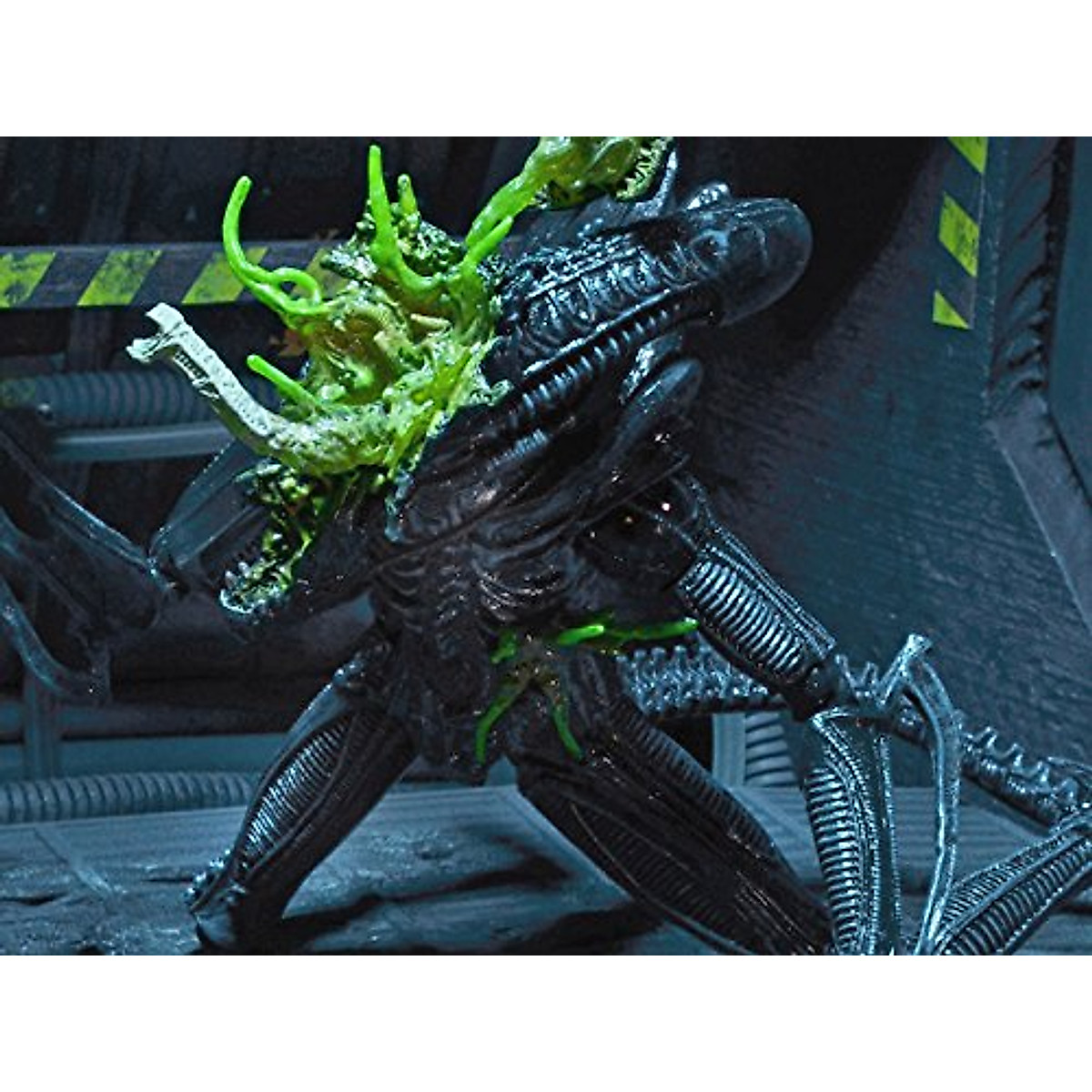 NECA - Aliens 7" scale action figure - Series 12 Xenomorph Warrior Blue (Battle Damaged)