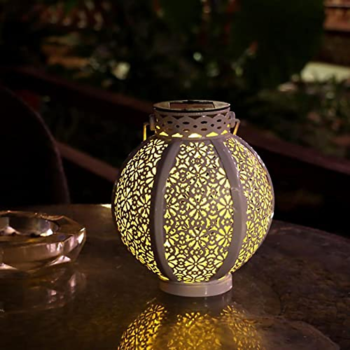 Outdoor Solar Lamp Retro Hollow Lantern Light Waterproof Iron Lantern LED Light for Home Garden Courtyard Landscape Walkway