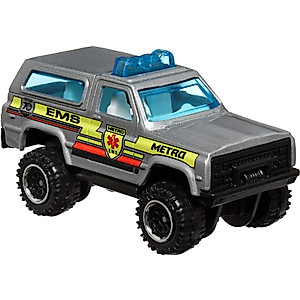 Matchbox Cars 5-Pack Toy Cars, Trucks & Aircraft in 1:64 Scale, Collectable 70th Anniversary Packaging, Set for Kids & Collectors