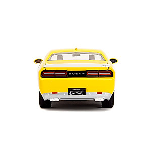 Power Rangers 1:24 2015 Dodge Challenger SRT Hellcat Die-Cast Car & 2.75" Yellow Ranger Figure, Toys for Kids and Adults