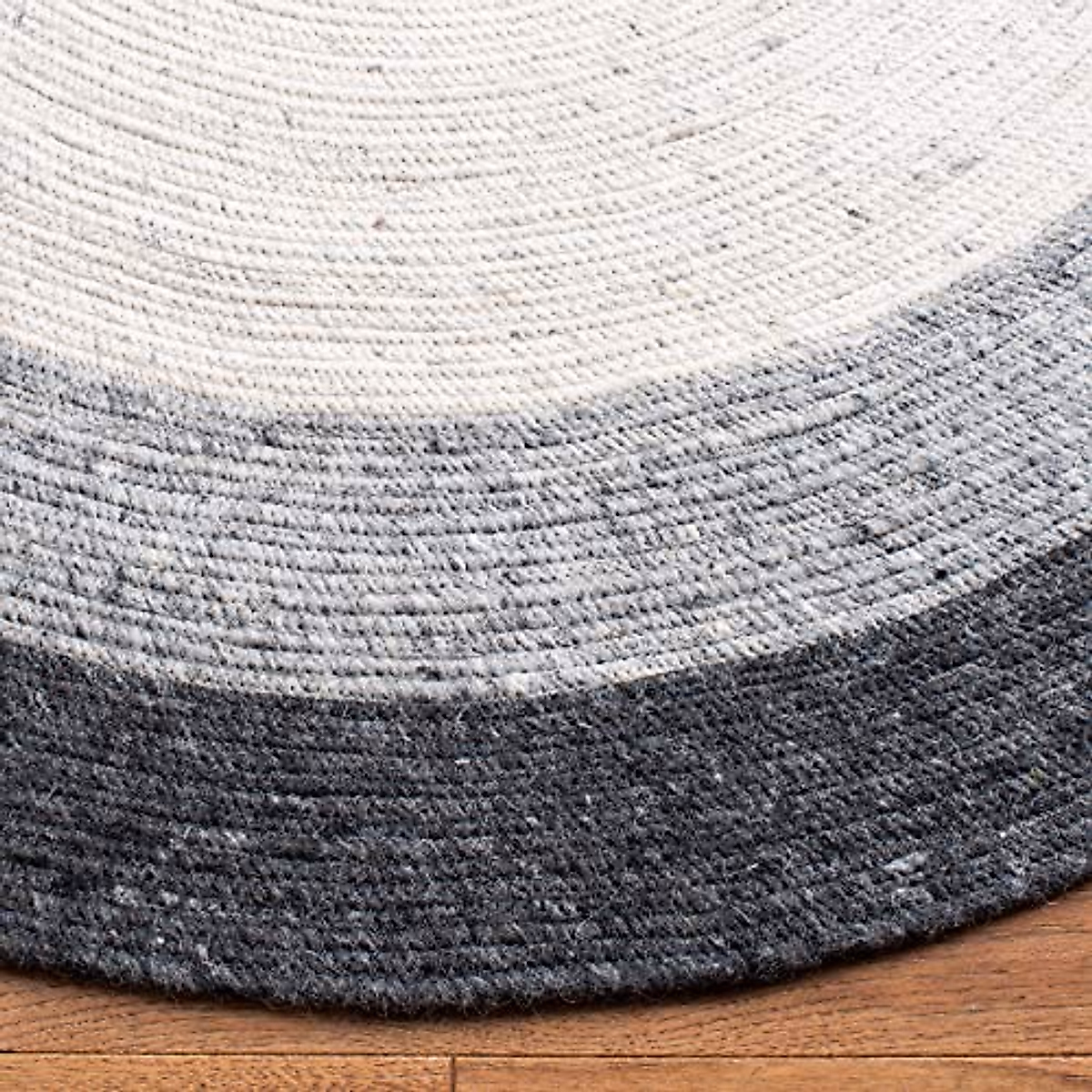 SAFAVIEH Braided Collection 4' x 6' Oval Grey/Ivory BRD903A Handmade Country Cottage Reversible Wool Entryway Foyer Living Room Bedroom Kitchen Area Rug