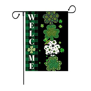 Shamrocks Welcome Garden Flags, St Patrick's Day Green Buffalo Plaid Garden Falg Vertical Double Sized Burlap Spring Flag for House Yard Outdoor Decor 12.5 x 18 Inch