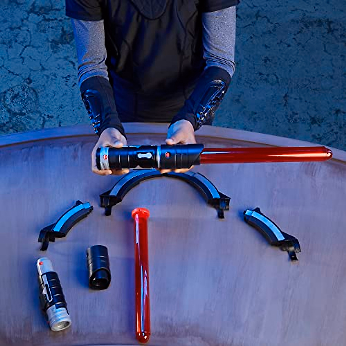 STAR WARS Lightsaber Forge Inquisitor Masterworks Set Double-Bladed Electronic Lightsaber, Customizable Roleplay Toy for Kids Ages 4 and Up