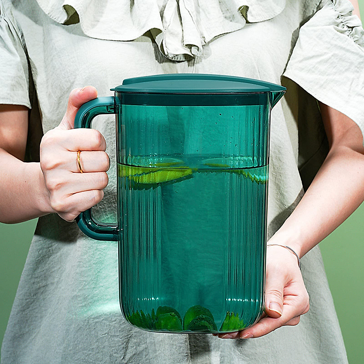 Peohud 70 Oz Water Pitcher, Plastic Pitcher with Lid and 4 Cups, Iced Tea Pitcher Water Jug for Juice, Milk, Lemonade, Cold or Hot Beverages, BPA-Free