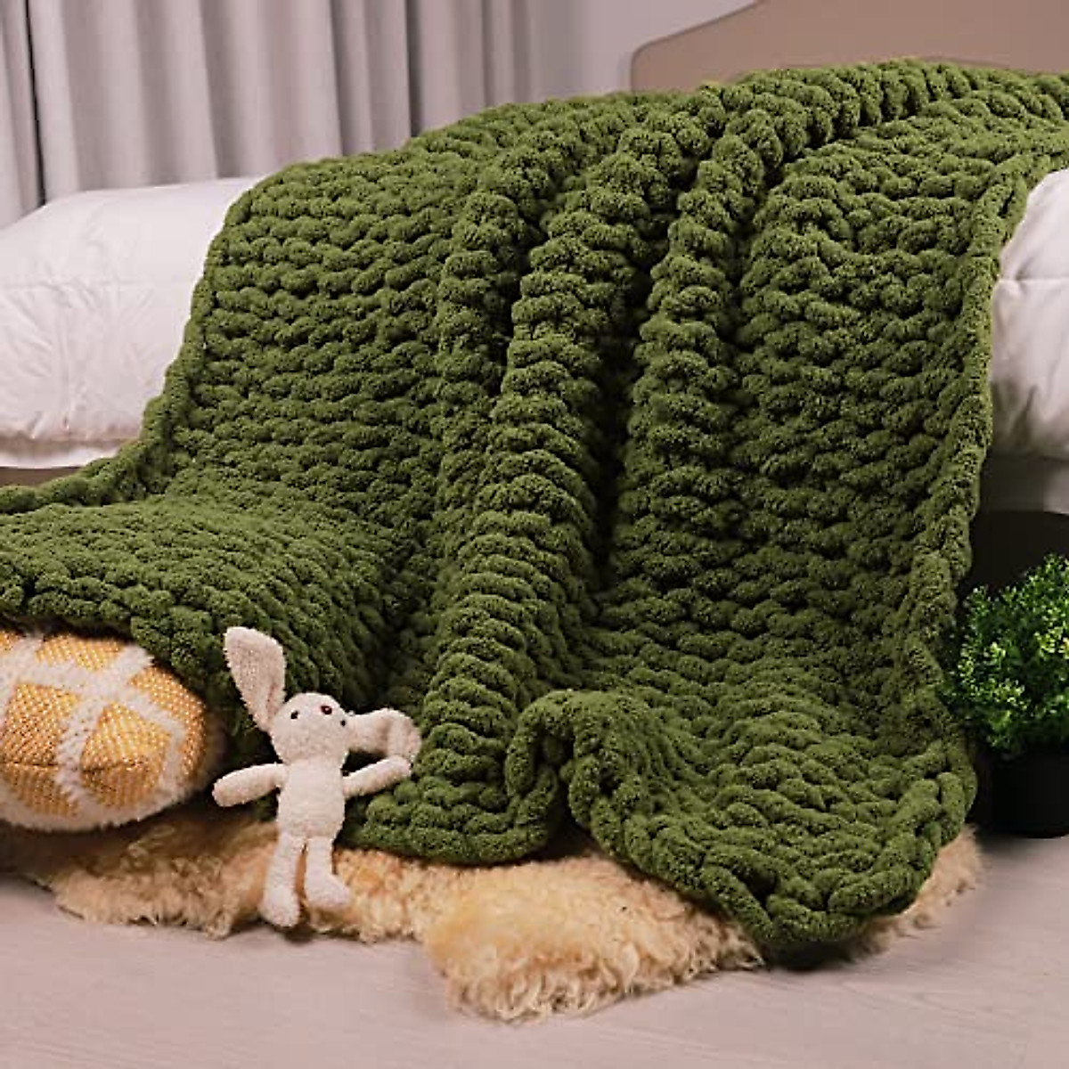 Carriediosa Chenille Chunky Knit Blanket Soft Fluffy Handmade Throw Blanket for Couch Sofa Bed and Home Décor (London Green 50" x 60")