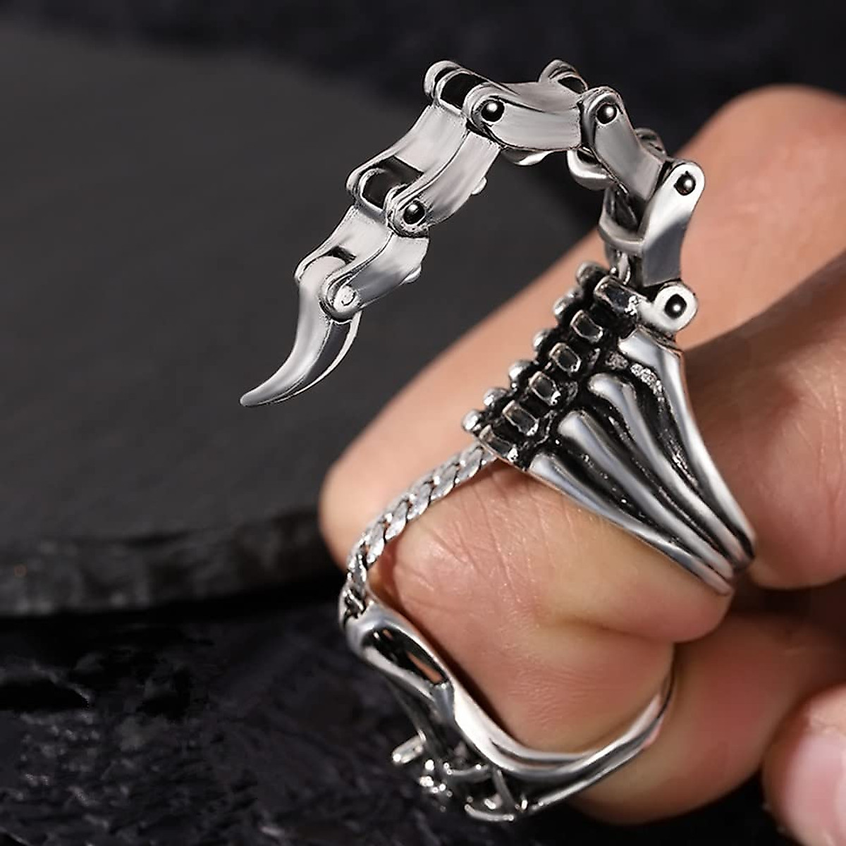 tenghong2021 Silver Scorpion Ring Gothic Knuckle Joint Finger Ring Punk Rock Hinged Activity Rings Halloween Cosplay Costume Accessories